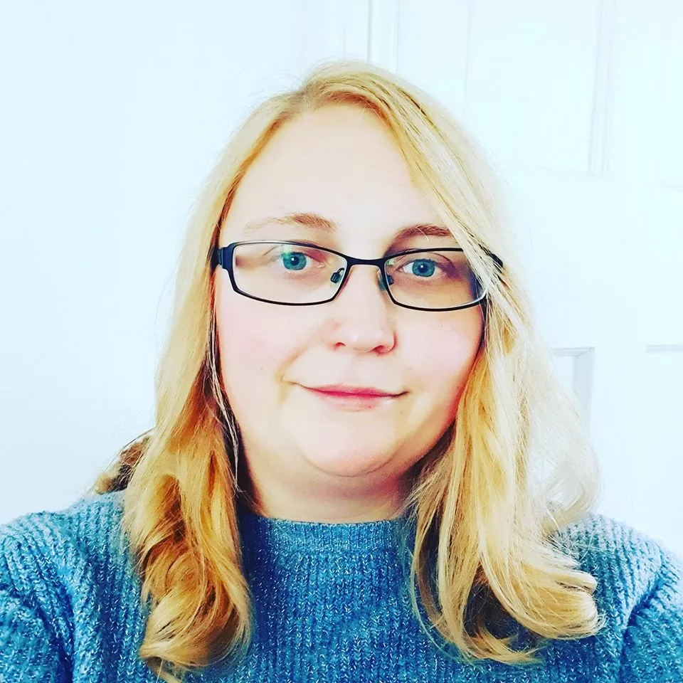 Asking a Professional Tarot Reader - THE KARMA COCOON